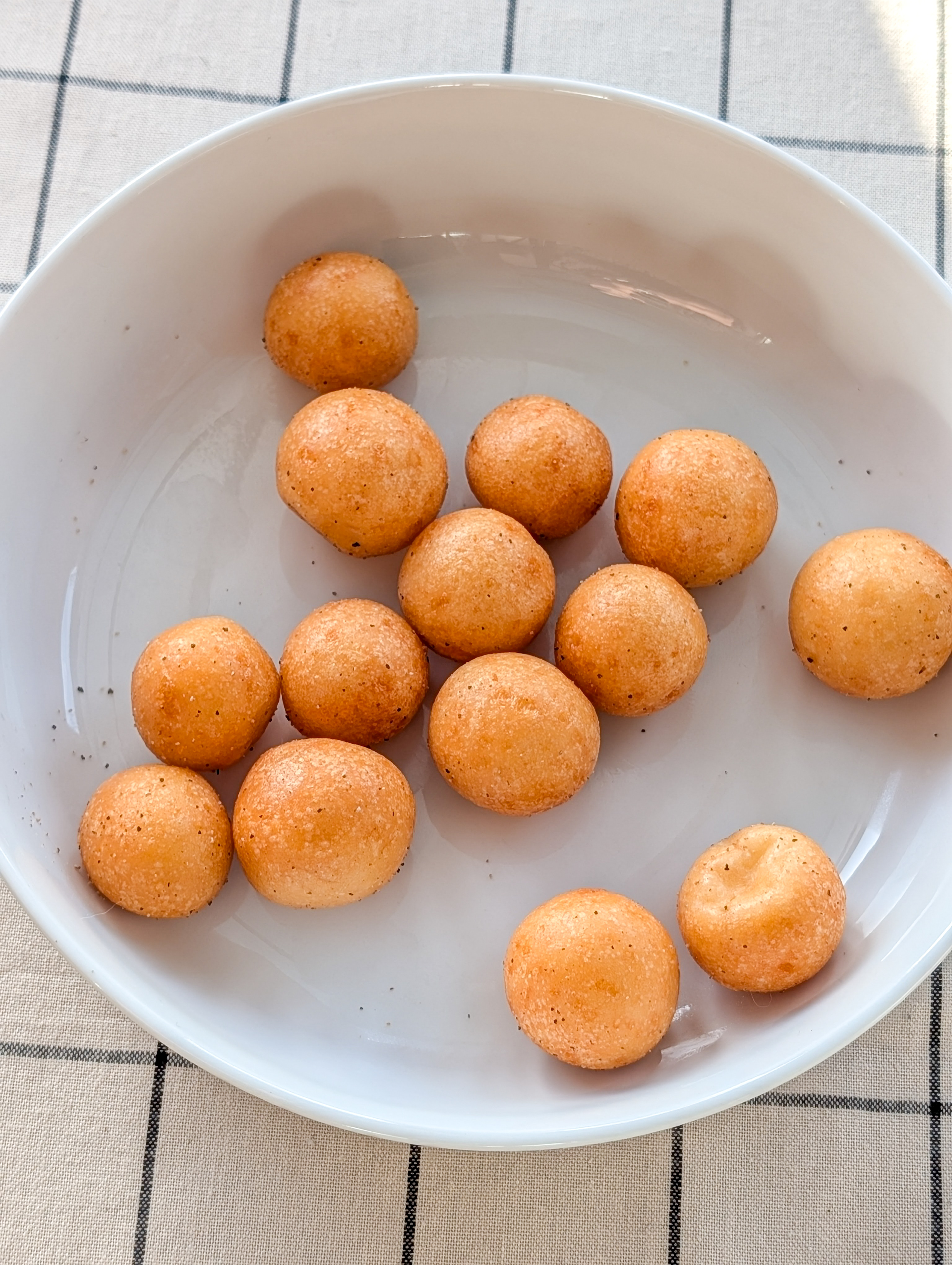 Cheese Balls au parmesan, façon Cacio et Pepe - Recette par Léa de ...